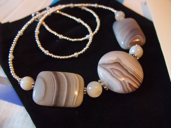 La petite histoire du Collier d'Elise - Stratagemme